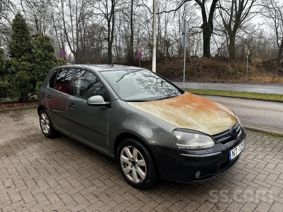 Grey Volkswagen Golf 2004 in Riga, with an engine capacity of 1.60 L and mileage of 288 thousand km for 850 €, photo 1 on AUTOMOTO.COM.LV