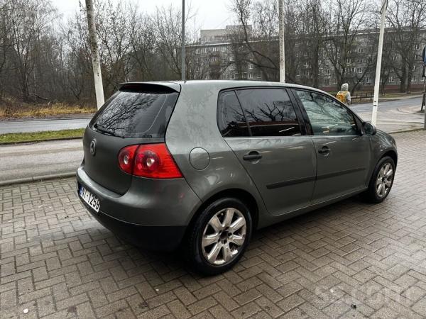 Grey Volkswagen Golf 2004 in Riga, with an engine capacity of 1.60 L and mileage of 288 thousand km for 850 €, photo 3 on AUTOMOTO.COM.LV