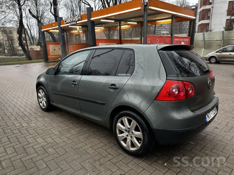Grey Volkswagen Golf 2004 in Riga, with an engine capacity of 1.60 L and mileage of 288 thousand km for 850 €, photo 5 on AUTOMOTO.COM.LV