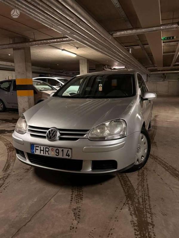 Pelēks Volkswagen Golf 2004 Kauņa, ar dzinēja tilpumu 1.90 L un nobraukumu 337 tūkst. km par 1700 €, foto 1 vietnē AUTOMOTO.COM.LV
