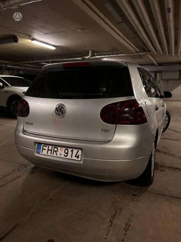 Pelēks Volkswagen Golf 2004 Kauņa, ar dzinēja tilpumu 1.90 L un nobraukumu 337 tūkst. km par 1700 €, foto 3 vietnē AUTOMOTO.COM.LV