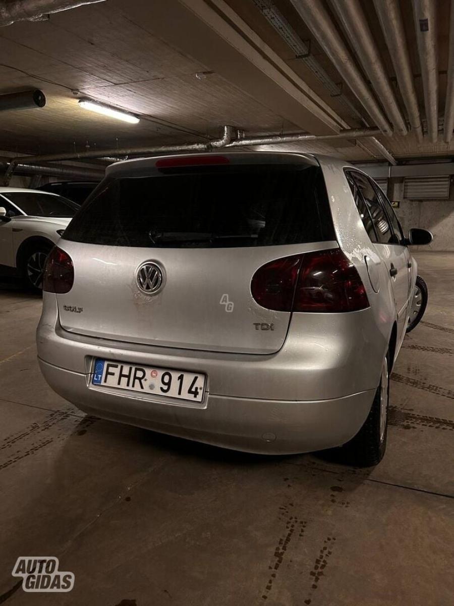 Pelēks Volkswagen Golf 2004 Kauņa, ar dzinēja tilpumu 1.90 L un nobraukumu 337 tūkst. km par 1700 €, foto 3 vietnē AUTOMOTO.COM.LV