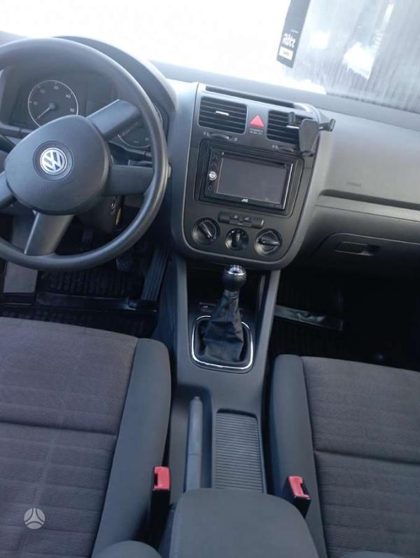 Pelēks Volkswagen Golf 2004 Klaipėda, ar dzinēja tilpumu 1.90 L un nobraukumu 311 tūkst. km par 1150 €, foto 6 vietnē AUTOMOTO.COM.LV