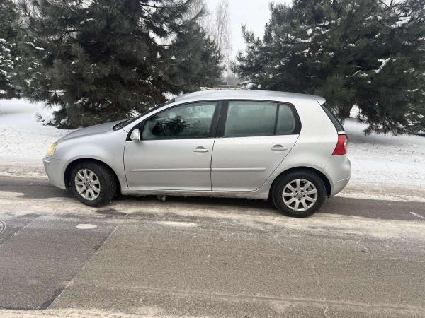 Pelēks Volkswagen Golf 2004 Kauņa, ar dzinēja tilpumu 2.00 L un nobraukumu 396 tūkst. km par 1550 €, foto 5 vietnē AUTOMOTO.COM.LV