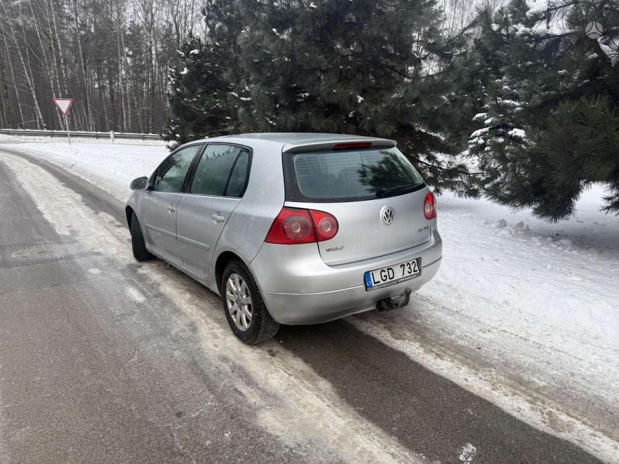 Grey Volkswagen Golf 2004 in Kaunas, with an engine capacity of 2.00 L and mileage of 396 thousand km for 1550 €, photo 8 on AUTOMOTO.COM.LV
