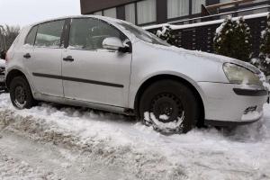 Pelēks Volkswagen Golf 2004 Viļņa, ar dzinēja tilpumu 1.90 L un nobraukumu 367 tūkst. km par 999 €, foto 7 vietnē AUTOMOTO.COM.LV