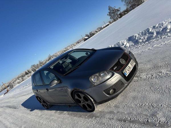Grey Volkswagen Golf 2004 in Varena, with an engine capacity of 2.00 L and mileage of 484 thousand km for 3000 €, photo 2 on AUTOMOTO.COM.LV