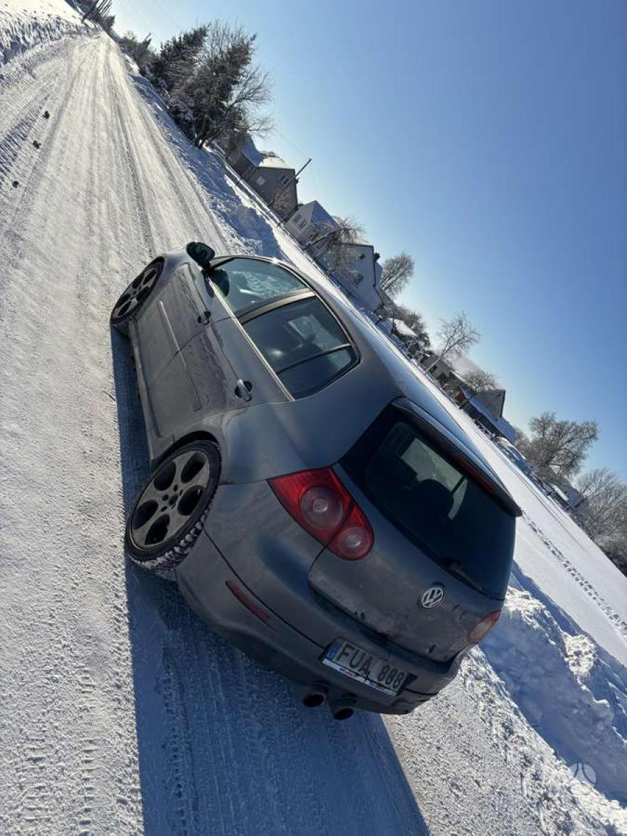 Pelēks Volkswagen Golf 2004 Varėna, ar dzinēja tilpumu 2.00 L un nobraukumu 484 tūkst. km par 3000 €, foto 4 vietnē AUTOMOTO.COM.LV