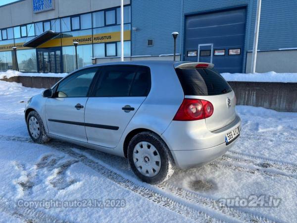 Pelēks Volkswagen Golf 2004 Tallina, ar dzinēja tilpumu 1.90 L un nobraukumu 270 tūkst. km par 1690 €, foto 2 vietnē AUTOMOTO.COM.LV