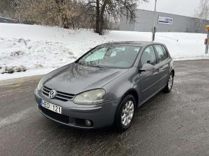 Grey Volkswagen Golf 2004 in Vilnius, with an engine capacity of 1.90 L and mileage of 257 thousand km for 1400 €, photo  on AUTOMOTO.COM.LV