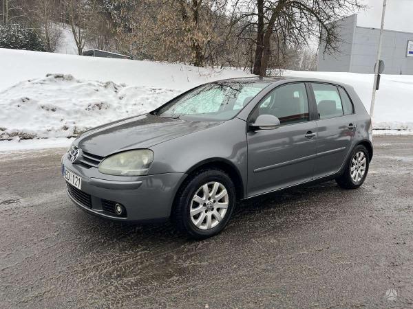Pelēks Volkswagen Golf 2004 Viļņa, ar dzinēja tilpumu 1.90 L un nobraukumu 257 tūkst. km par 1400 €, foto 3 vietnē AUTOMOTO.COM.LV