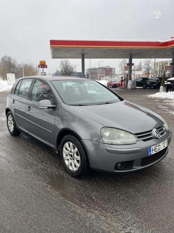 Pelēks Volkswagen Golf 2004 Viļņa, ar dzinēja tilpumu 1.90 L un nobraukumu 257 tūkst. km par 1400 €, foto 9 vietnē AUTOMOTO.COM.LV