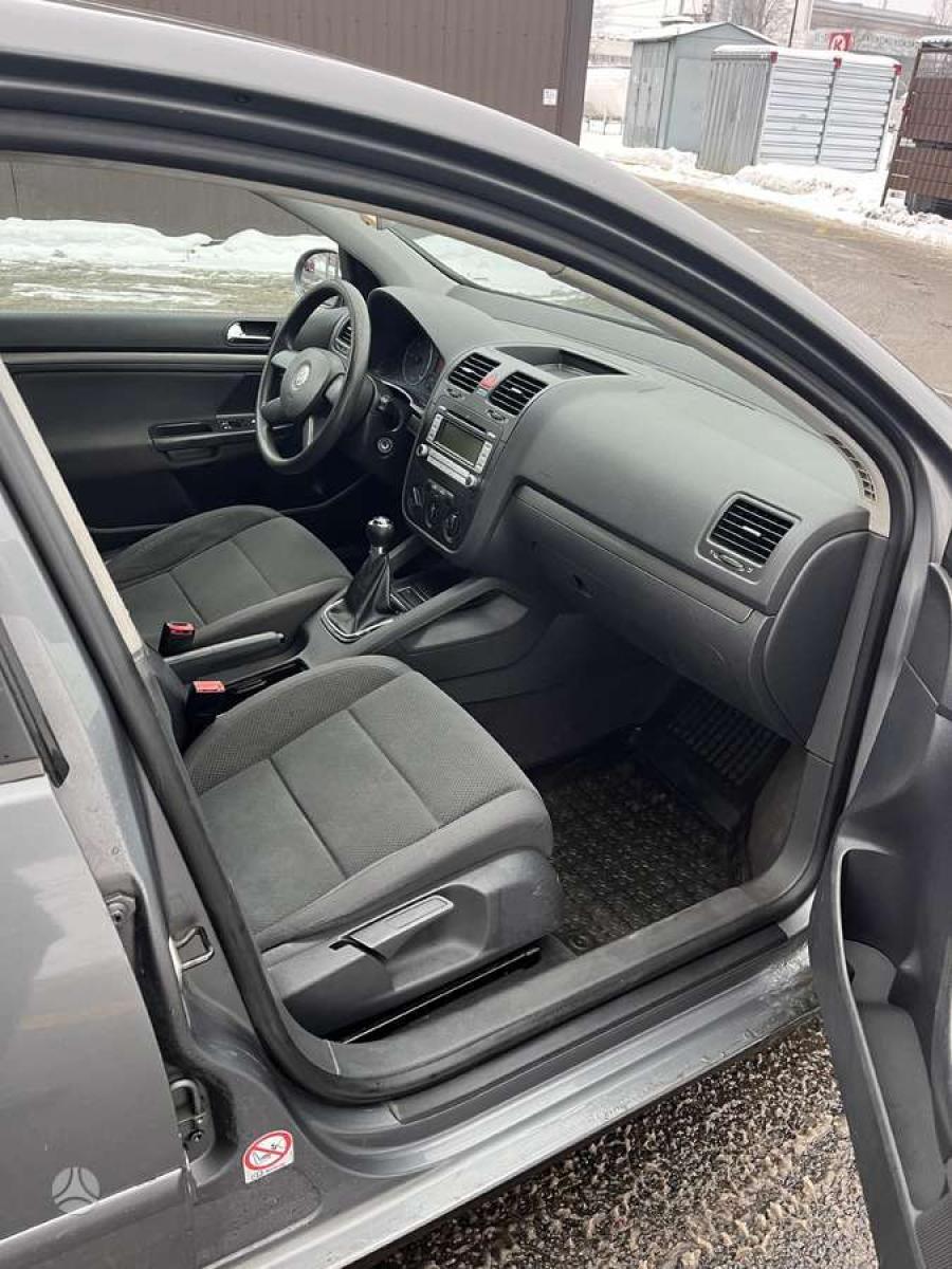 Серый Фольксваген Гольф 2004 в Вильнюс, объемом двигателя 1.90 л и пробегом 257 тыс. км за 1400 €, фото 13 на AUTOMOTO.COM.LV