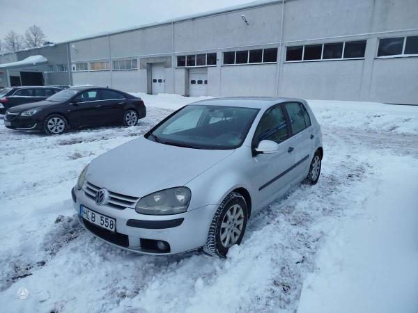 Pelēks Volkswagen Golf 2004 Klaipėda, ar dzinēja tilpumu 1.39 L un nobraukumu 275 tūkst. km par 1370 €, foto 1 vietnē AUTOMOTO.COM.LV