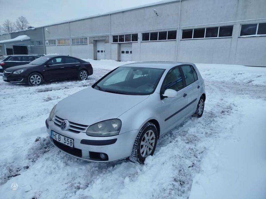 Pelēks Volkswagen Golf 2004 Klaipėda, ar dzinēja tilpumu 1.39 L un nobraukumu 275 tūkst. km par 1370 €, foto 1 vietnē AUTOMOTO.COM.LV