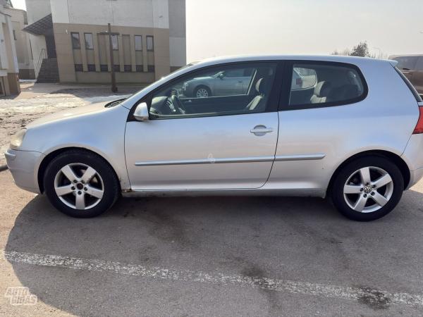 Grey Volkswagen Golf 2004 in Kaunas, with an engine capacity of 1.90 L and mileage of 305 thousand km for 1400 €, photo 2 on AUTOMOTO.COM.LV