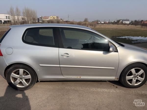 Grey Volkswagen Golf 2004 in Kaunas, with an engine capacity of 1.90 L and mileage of 305 thousand km for 1400 €, photo 3 on AUTOMOTO.COM.LV