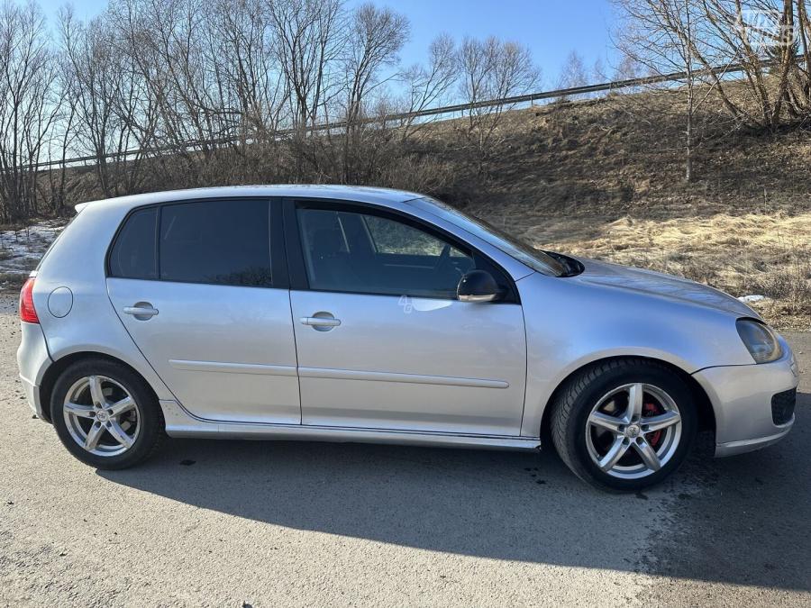 Pelēks Volkswagen Golf 2004 Kelmė, ar dzinēja tilpumu 2.00 L un nobraukumu 355 tūkst. km par 1250 €, foto 3 vietnē AUTOMOTO.COM.LV