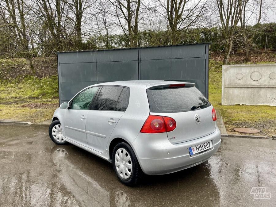 Grey Volkswagen Golf 2004 in Alytus, with an engine capacity of 1.60 L and mileage of 207 thousand km for 2000 €, photo 4 on AUTOMOTO.COM.LV