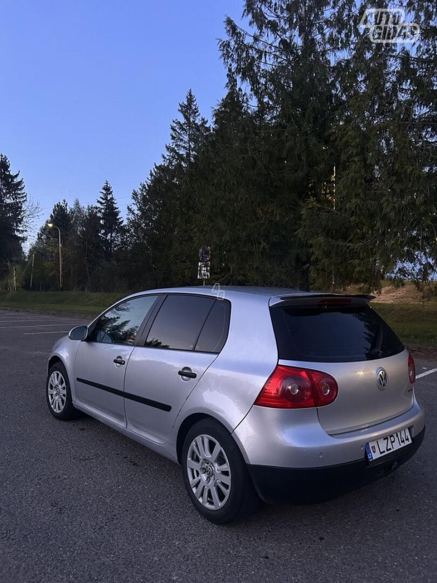 Grey Volkswagen Golf 2004 in Elektrenai, with an engine capacity of 2.00 L and mileage of 293 thousand km for 2000 €, photo 4 on AUTOMOTO.COM.LV