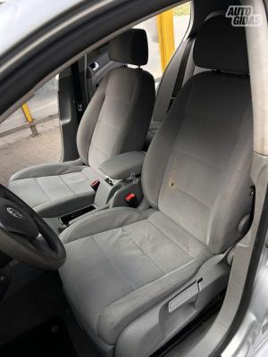 Grey Volkswagen Golf 2004 in Elektrenai, with an engine capacity of 2.00 L and mileage of 293 thousand km for 2000 €, photo 9 on AUTOMOTO.COM.LV