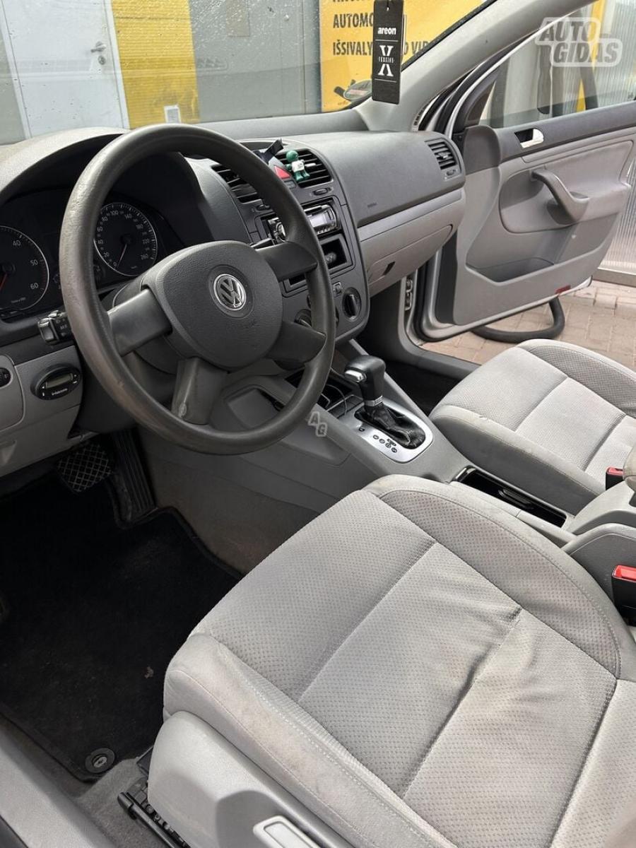 Grey Volkswagen Golf 2004 in Elektrenai, with an engine capacity of 2.00 L and mileage of 293 thousand km for 2000 €, photo 11 on AUTOMOTO.COM.LV