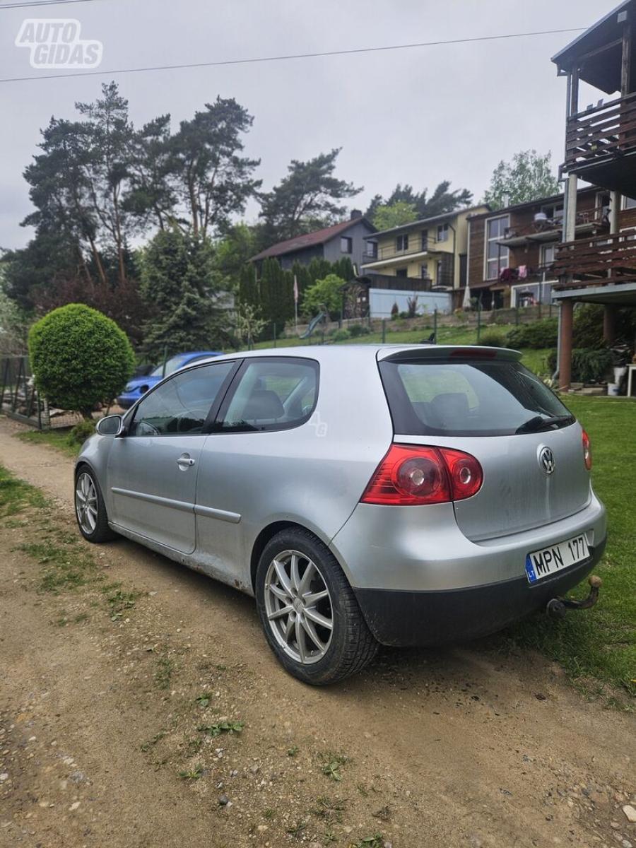 Grey Volkswagen Golf 2004 in Kaunas, with an engine capacity of 2.00 L and mileage of 292 thousand km for 999 €, photo 5 on AUTOMOTO.COM.LV