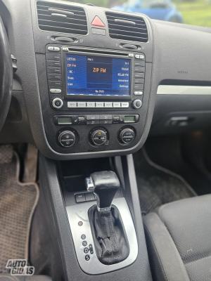Grey Volkswagen Golf 2004 in Kaunas, with an engine capacity of 2.00 L and mileage of 292 thousand km for 999 €, photo 8 on AUTOMOTO.COM.LV