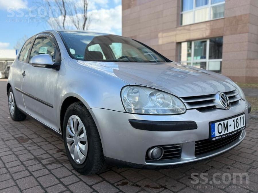 Grey Volkswagen Golf 2004 in Riga, with an engine capacity of 1.60 L and mileage of 0 thousand km for 2200 €, photo 1 on AUTOMOTO.COM.LV
