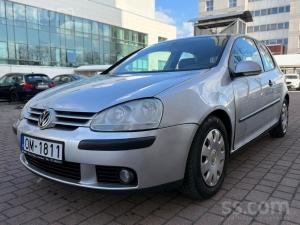 Grey Volkswagen Golf 2004 in Riga, with an engine capacity of 1.60 L and mileage of 0 thousand km for 2200 €, photo 3 on AUTOMOTO.COM.LV