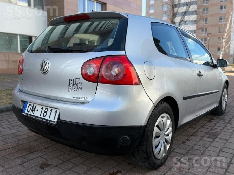 Grey Volkswagen Golf 2004 in Riga, with an engine capacity of 1.60 L and mileage of 0 thousand km for 2200 €, photo 7 on AUTOMOTO.COM.LV