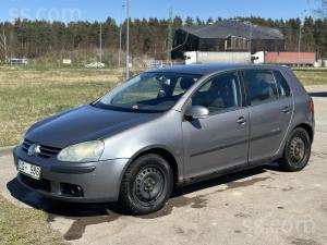 Pelēks Volkswagen Golf 2004 Rīga, ar dzinēja tilpumu 1.90 L un nobraukumu 428 tūkst. km par 1000 €, foto  vietnē AUTOMOTO.COM.LV