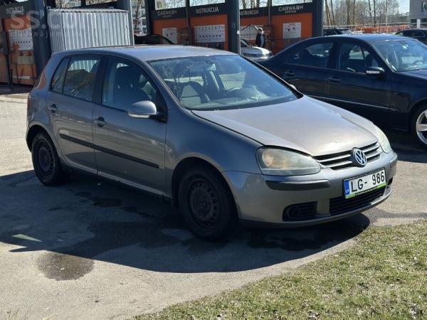 Pelēks Volkswagen Golf 2004 Rīga, ar dzinēja tilpumu 1.90 L un nobraukumu 428 tūkst. km par 1000 €, foto 2 vietnē AUTOMOTO.COM.LV