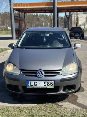 Pelēks Volkswagen Golf 2004 Rīga, ar dzinēja tilpumu 1.90 L un nobraukumu 428 tūkst. km par 1000 €, foto 4 vietnē AUTOMOTO.COM.LV