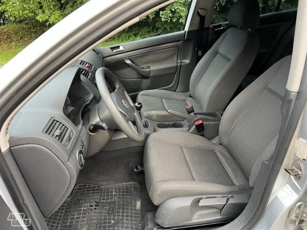 Pelēks Volkswagen Golf 2004 Kauņa, ar dzinēja tilpumu 1.90 L un nobraukumu 249 tūkst. km par 750 €, foto 7 vietnē AUTOMOTO.COM.LV