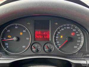 Grey Volkswagen Golf 2004 in Kaunas, with an engine capacity of 1.90 L and mileage of 249 thousand km for 750 €, photo 13 on AUTOMOTO.COM.LV