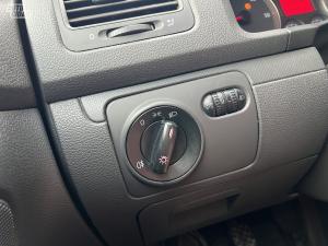 Grey Volkswagen Golf 2004 in Kaunas, with an engine capacity of 1.90 L and mileage of 249 thousand km for 750 €, photo 15 on AUTOMOTO.COM.LV