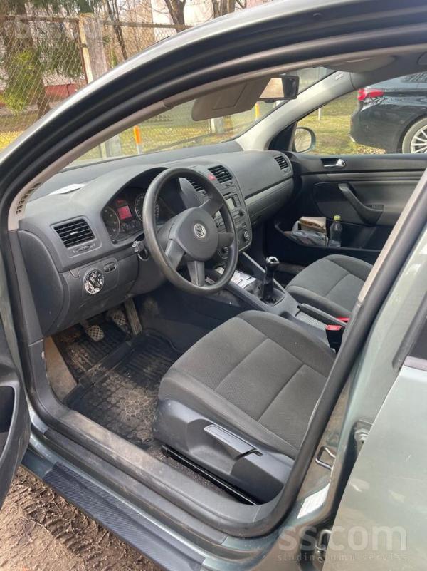 Pelēks Volkswagen Golf 2004 Rīga, ar dzinēja tilpumu 1.40 L un nobraukumu 236 tūkst. km par 1700 €, foto 7 vietnē AUTOMOTO.COM.LV