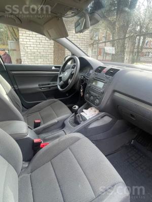 Grey Volkswagen Golf 2004 in Riga, with an engine capacity of 1.40 L and mileage of 236 thousand km for 1700 €, photo 9 on AUTOMOTO.COM.LV