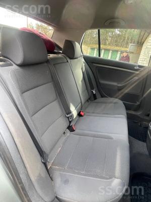 Grey Volkswagen Golf 2004 in Riga, with an engine capacity of 1.40 L and mileage of 236 thousand km for 1700 €, photo 11 on AUTOMOTO.COM.LV