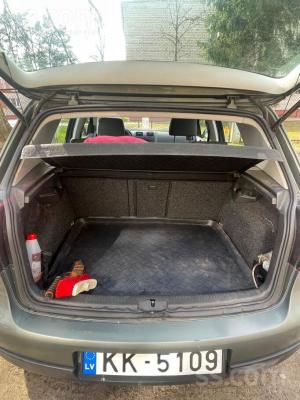 Grey Volkswagen Golf 2004 in Riga, with an engine capacity of 1.40 L and mileage of 236 thousand km for 1700 €, photo 15 on AUTOMOTO.COM.LV
