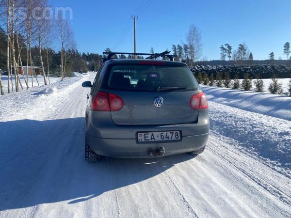 Pelēks Volkswagen Golf 2004 Rīga, ar dzinēja tilpumu 1.90 L un nobraukumu 363 tūkst. km par 1800 €, foto 4 vietnē AUTOMOTO.COM.LV