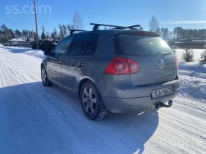 Pelēks Volkswagen Golf 2004 Rīga, ar dzinēja tilpumu 1.90 L un nobraukumu 363 tūkst. km par 1800 €, foto 4 vietnē AUTOMOTO.COM.LV