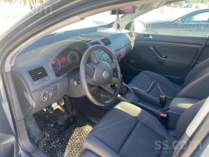 Pelēks Volkswagen Golf 2004 Rīga, ar dzinēja tilpumu 1.90 L un nobraukumu 363 tūkst. km par 1800 €, foto 6 vietnē AUTOMOTO.COM.LV
