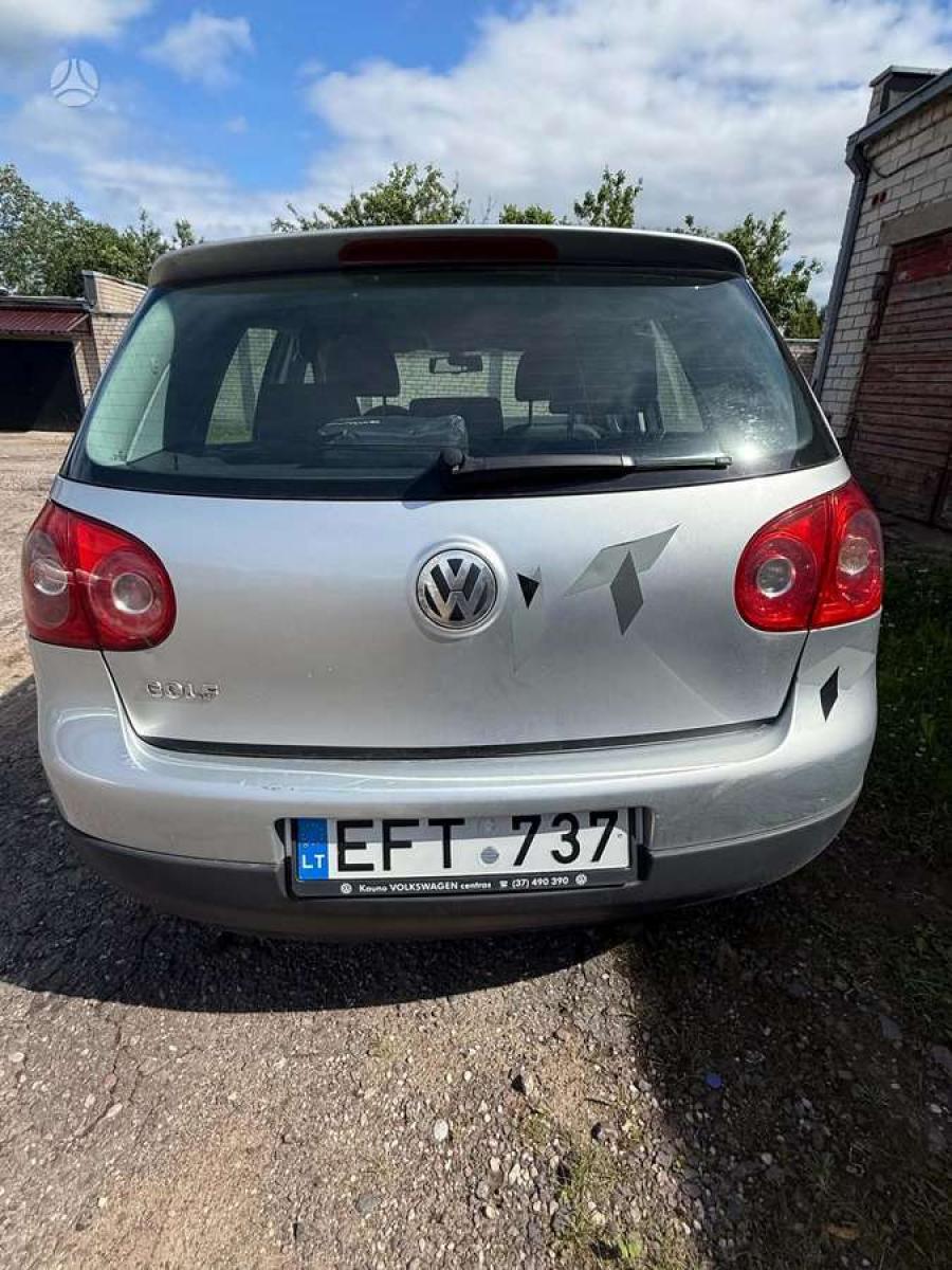 Pelēks Volkswagen Golf 2004 Kaišiadorys, ar dzinēja tilpumu 1.39 L un nobraukumu 168 tūkst. km par 900 €, foto 3 vietnē AUTOMOTO.COM.LV