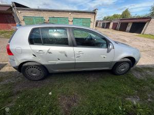 Pelēks Volkswagen Golf 2004 Kaišiadorys, ar dzinēja tilpumu 1.39 L un nobraukumu 168 tūkst. km par 900 €, foto 5 vietnē AUTOMOTO.COM.LV
