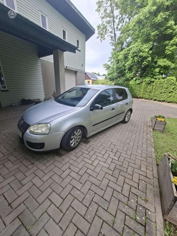 Pelēks Volkswagen Golf 2004 Kauņa, ar dzinēja tilpumu 2.00 L un nobraukumu 376 tūkst. km par 1150 €, foto 2 vietnē AUTOMOTO.COM.LV