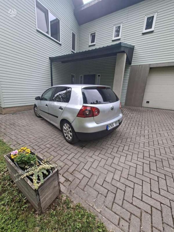Pelēks Volkswagen Golf 2004 Kauņa, ar dzinēja tilpumu 2.00 L un nobraukumu 376 tūkst. km par 1150 €, foto 3 vietnē AUTOMOTO.COM.LV