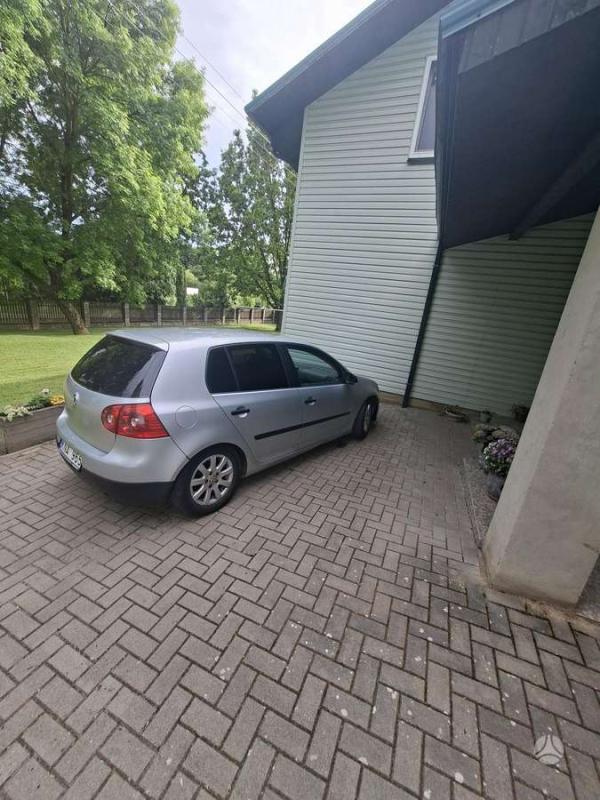 Pelēks Volkswagen Golf 2004 Kauņa, ar dzinēja tilpumu 2.00 L un nobraukumu 376 tūkst. km par 1150 €, foto 4 vietnē AUTOMOTO.COM.LV