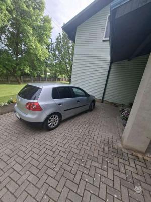 Grey Volkswagen Golf 2004 in Kaunas, with an engine capacity of 2.00 L and mileage of 376 thousand km for 1150 €, photo 5 on AUTOMOTO.COM.LV